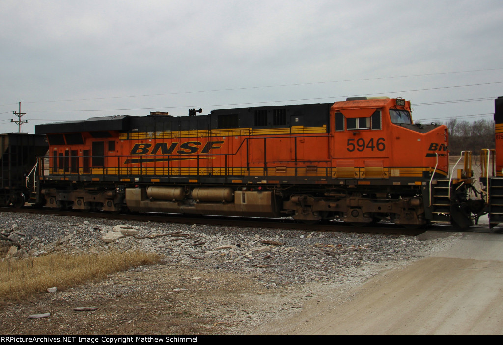 BNSF 5946